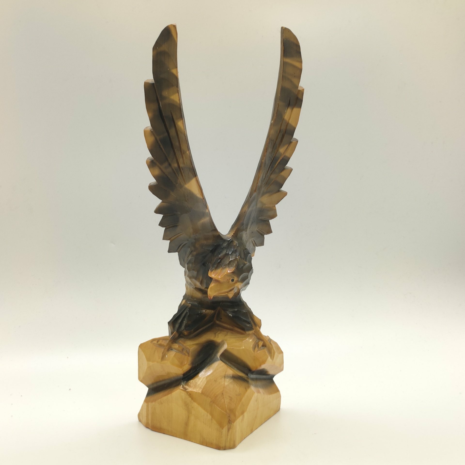 Статуэтка "Орёл", дерево, резьба, лак, СССР, 1970-1990 гг.