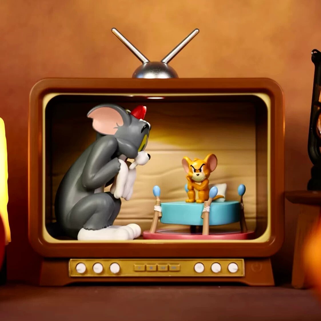 52TOYS TOM and JERRY MOMENT II Слепой Бокс Фигурки: Кот Превращается в Мышку Коллекция
