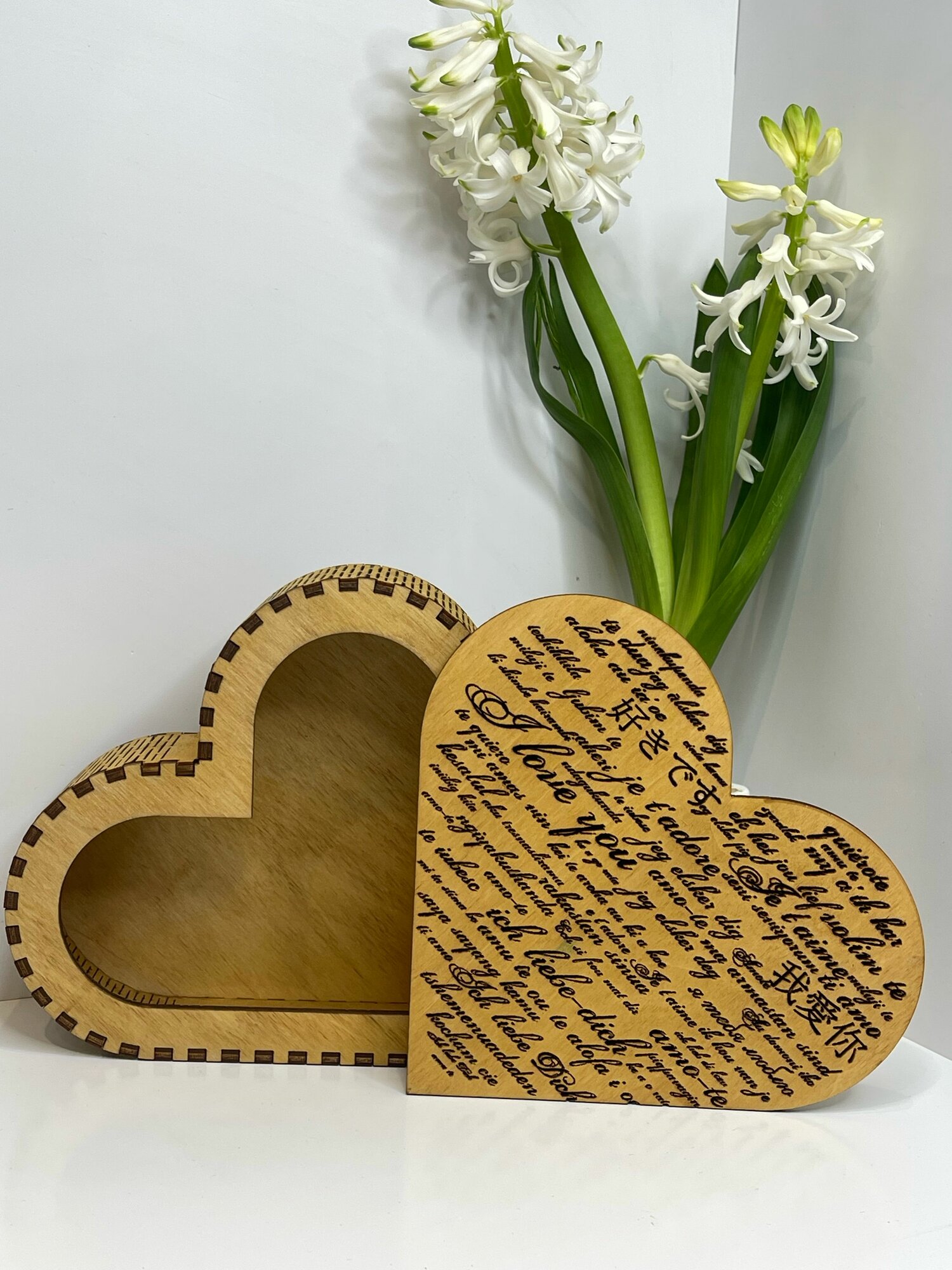 Шкатулка "Я тебя люблю", для украшений, с надписями на разных языках, цвет клен, длина 15,5 см