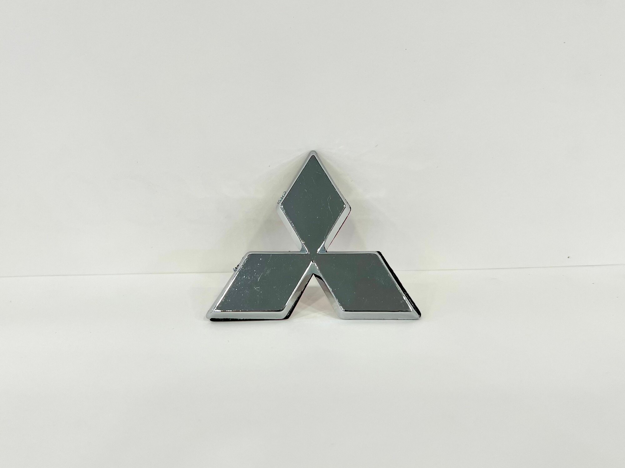 Логотип (шильдик, надпись, эмблема) "Mitsubishi" 6 см, арт: 9378-К