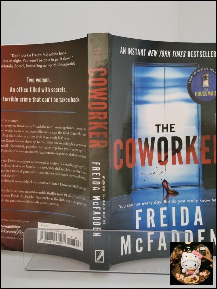 Coworker-Freida McFadden — фото 1
