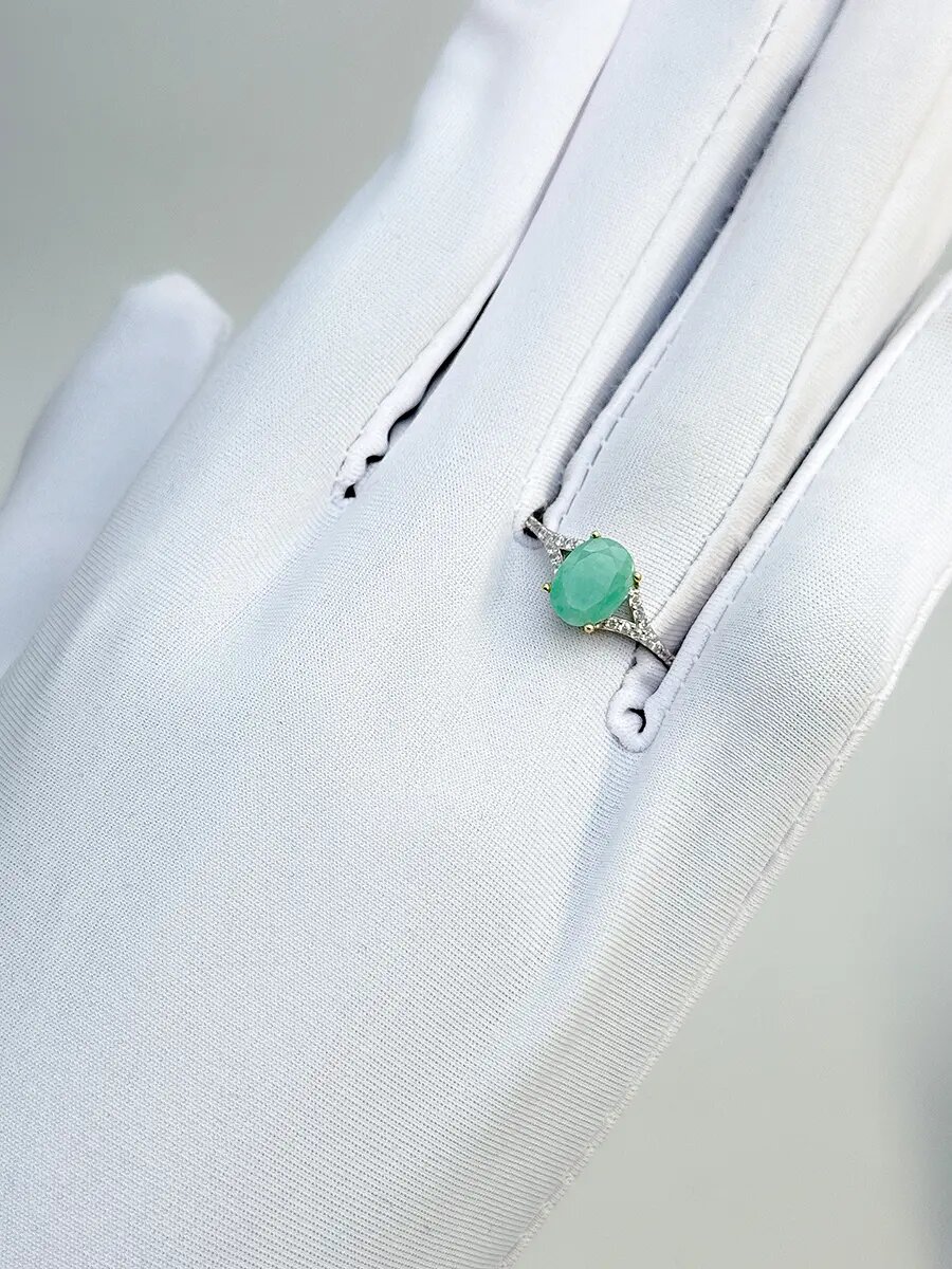 Кольцо, серебро, 925 проба, родирование, золочение, фианит, изумруд