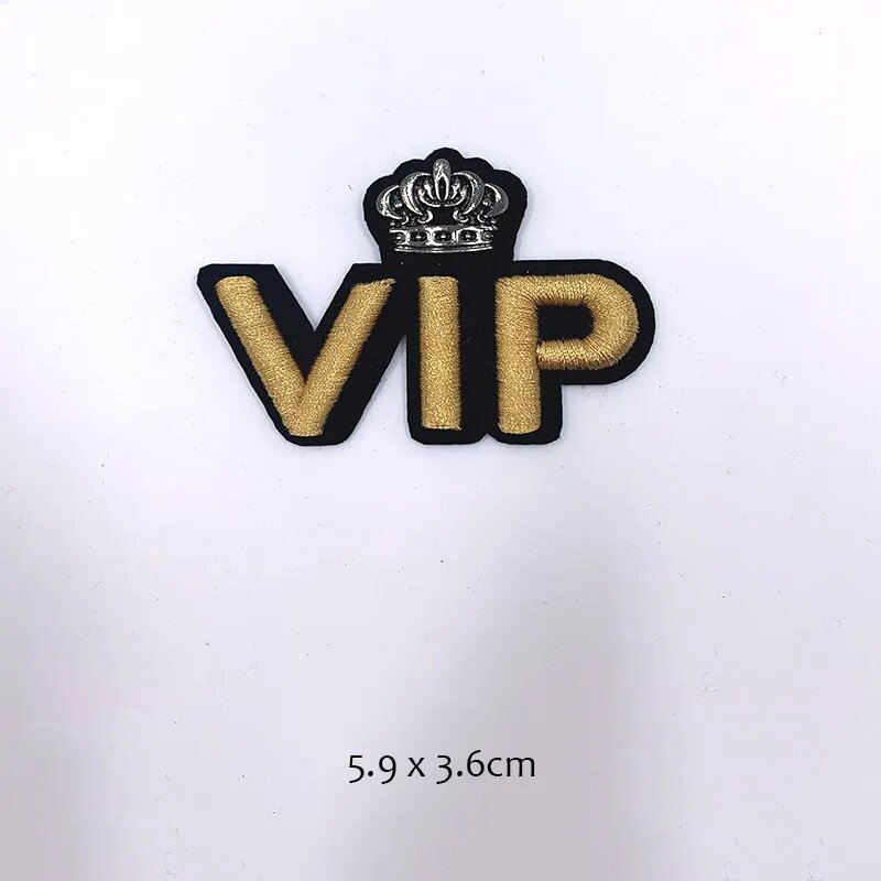 Кожаная нашивка VIP с короной, 5.9x3.6 см, цвет 24