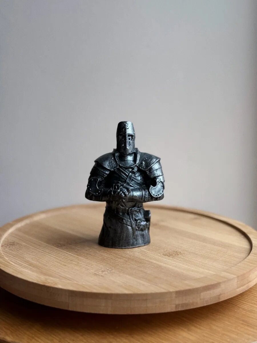Статуэтка Рыцарь, 12 см, из гипса, ручная работа, в цвете, бюст — фото 1