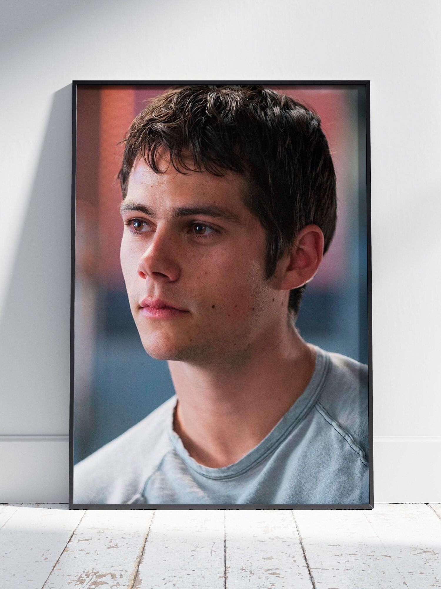 Плакат на стену для интерьера Дилан О Брайен (Dylan O Brien 19) - Постер по актеру фильма, кино, сериала формата A4 (21x30 см)
