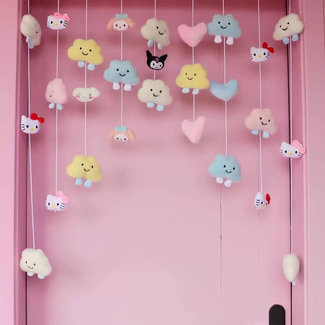 Радужные облака с персонажами Sanrio 9 шт. занавески, крепление без следа