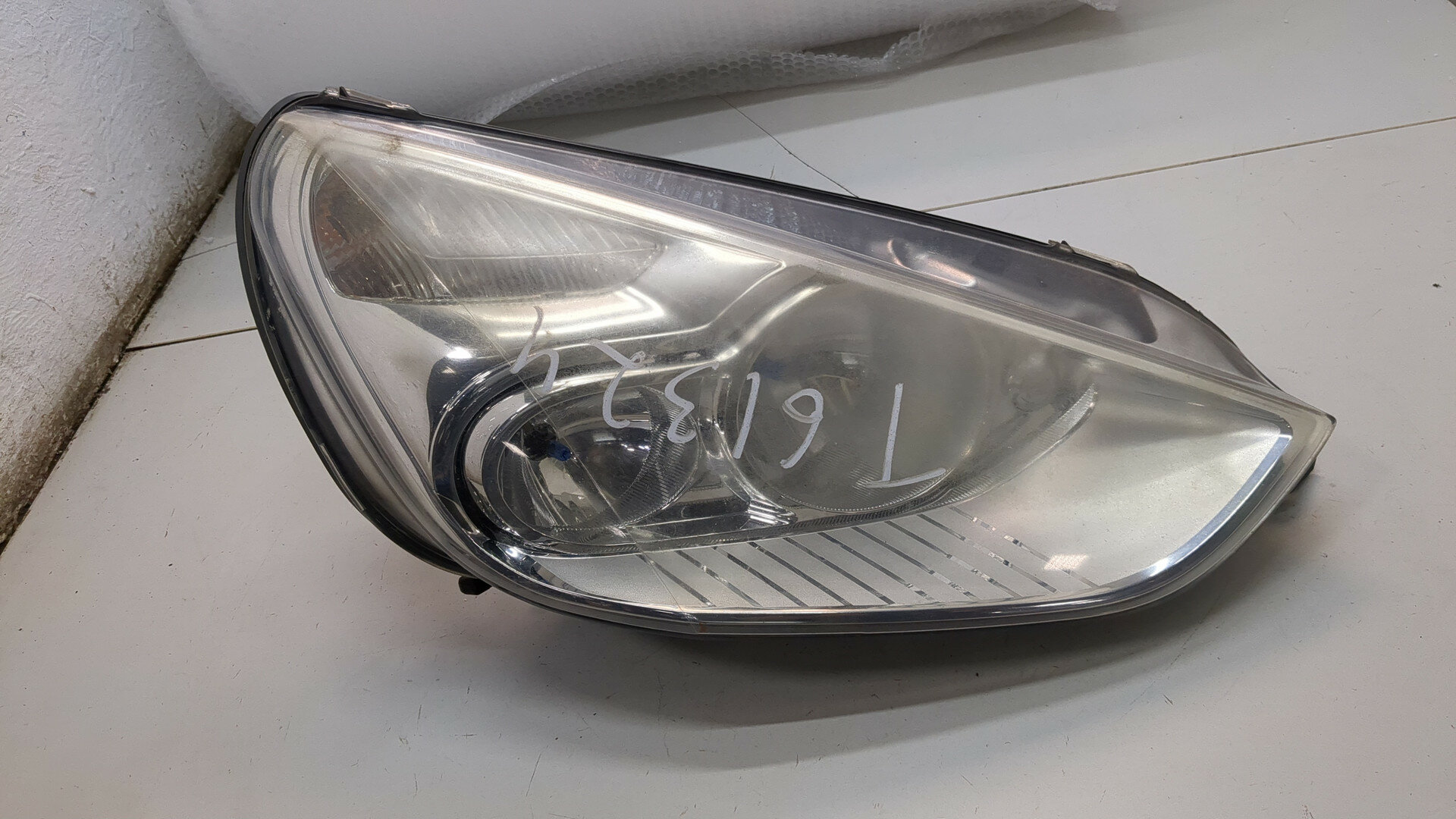 Фара (передняя) правая Ford Galaxy Б/У