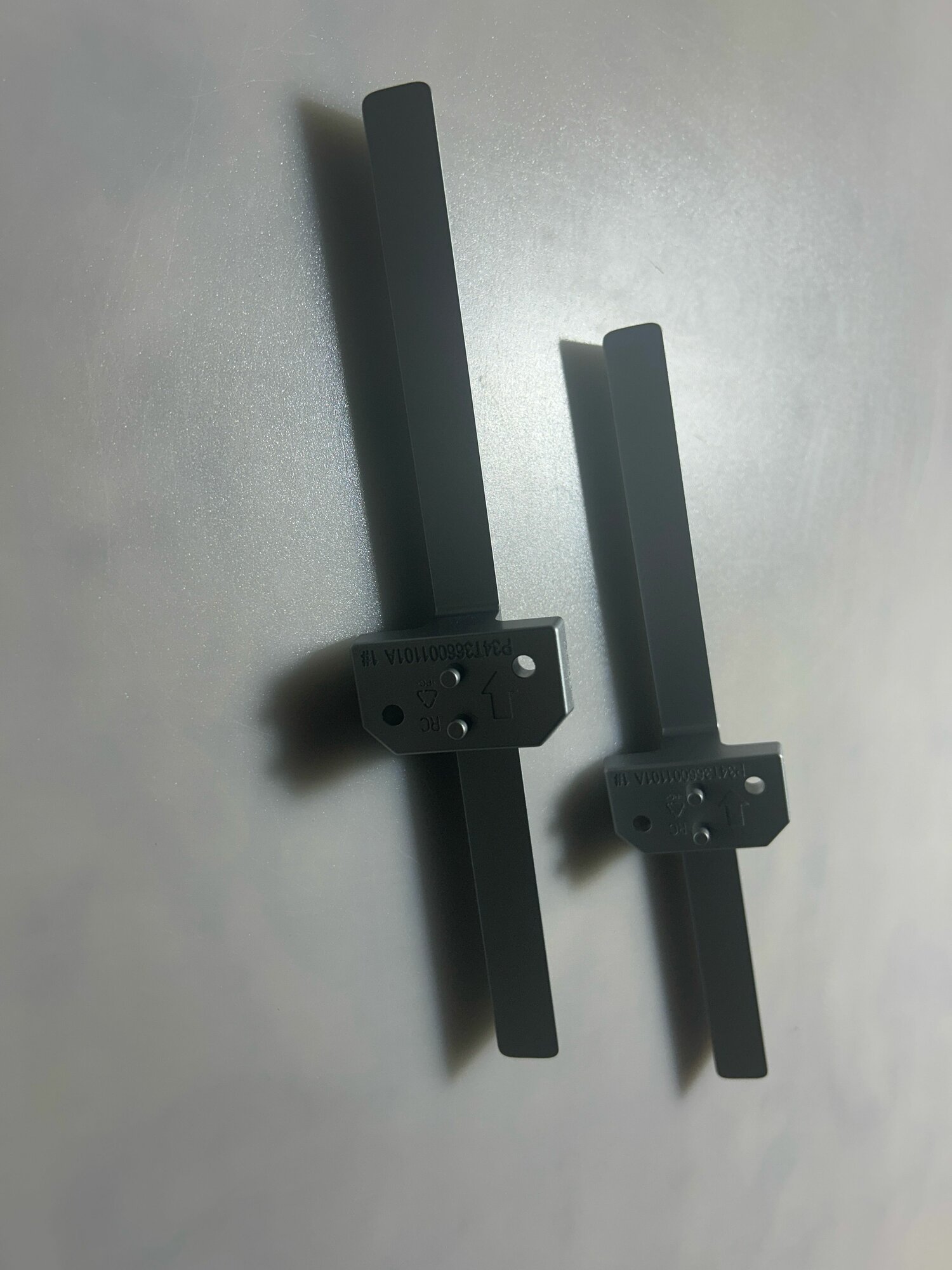 Ножки 2 шт. серебро, для телевизора Philips 43PUS7956/60