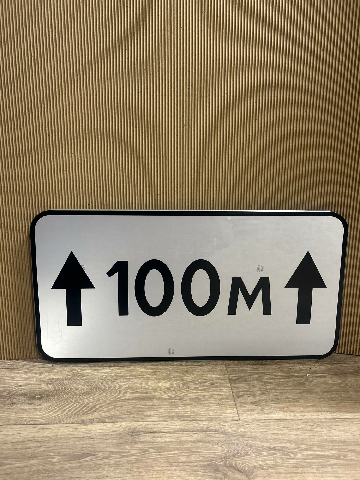 Дорожный знак 8.2.1 Зона действия 100м