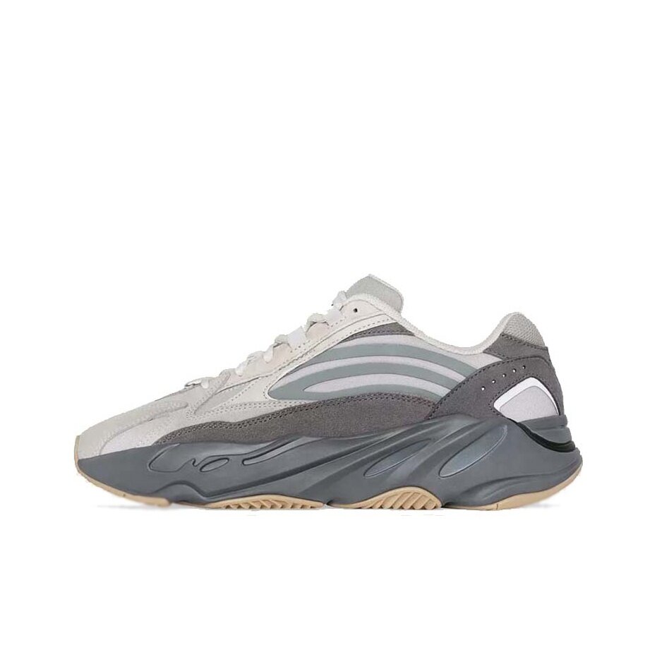 Кроссовки YEEZY BOOST 700 V2