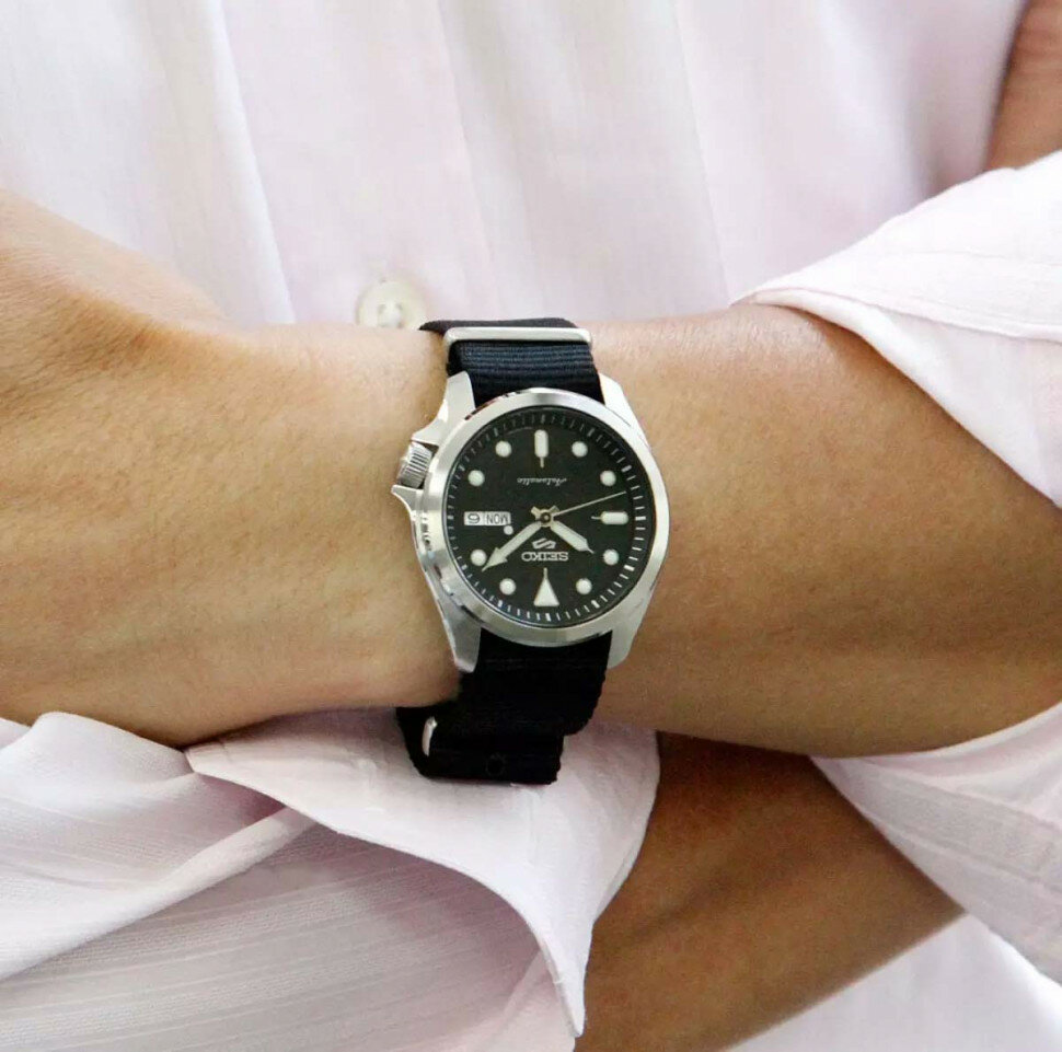 Наручные часы SEIKO 5 Sports, черный, серебряный — фото 1