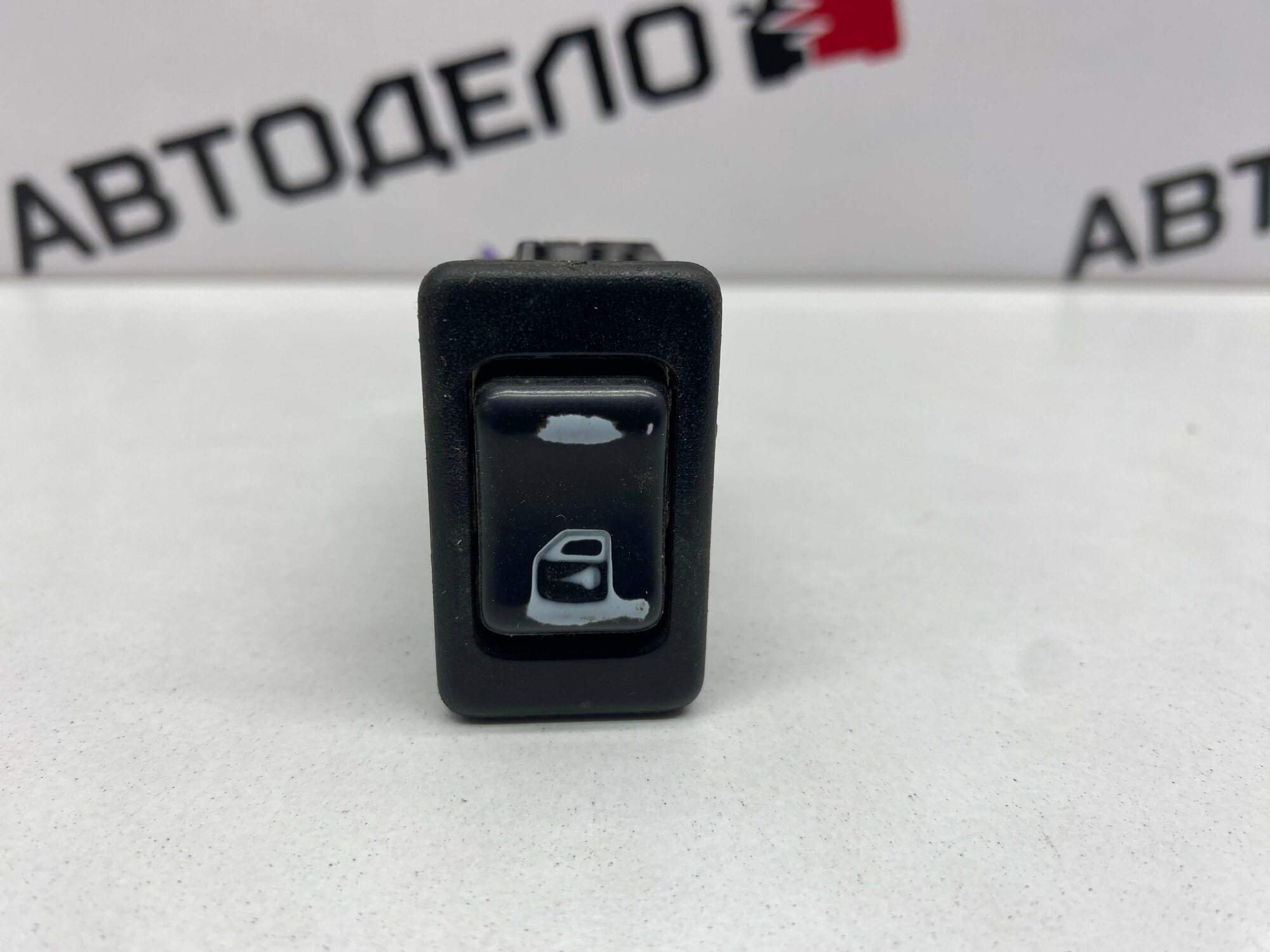 Кнопка центрального замка Nissan Almera N16 2001 г