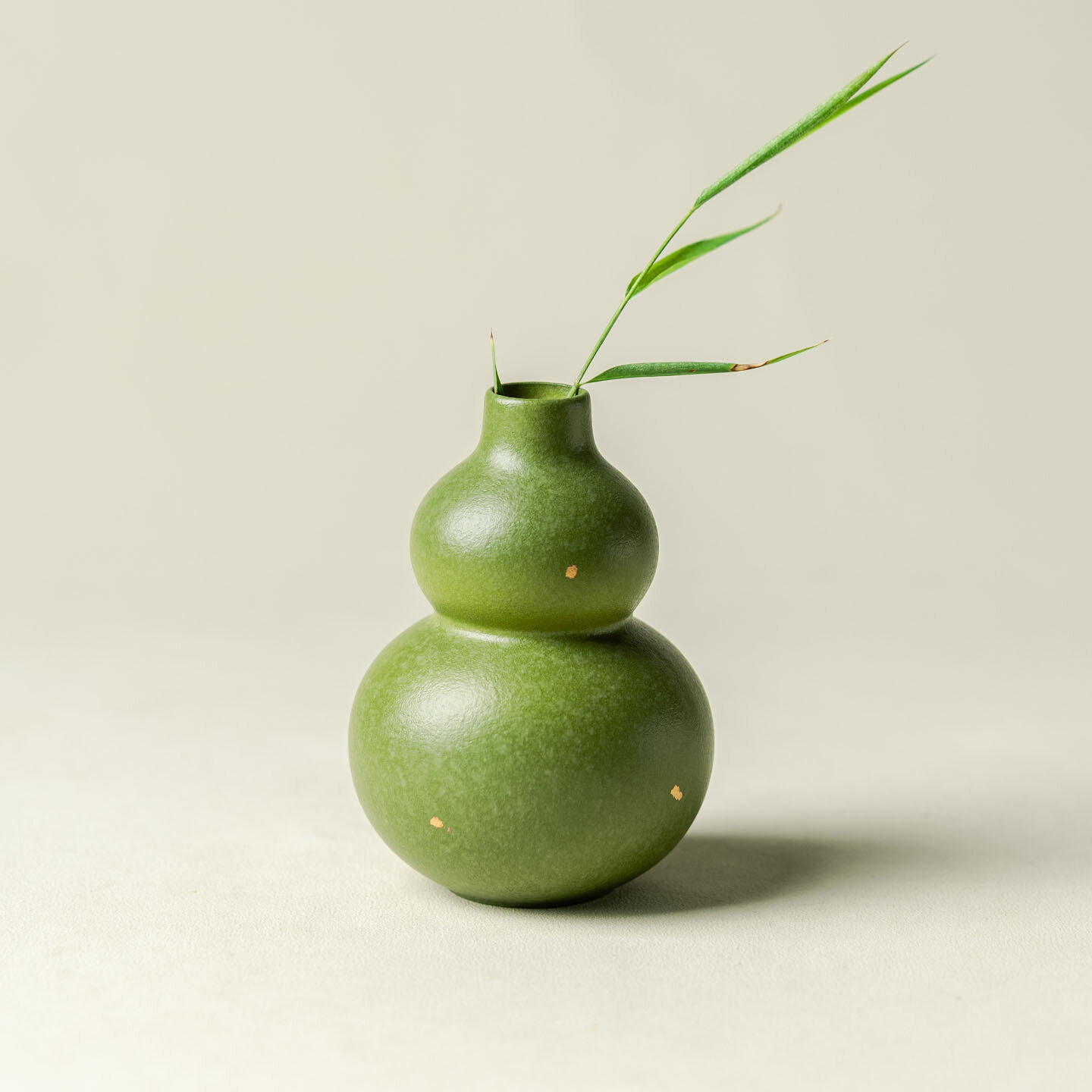 Керамика зеленая глазурованная керамическая маленькая ваза в форме тыквы-дзен-украшения