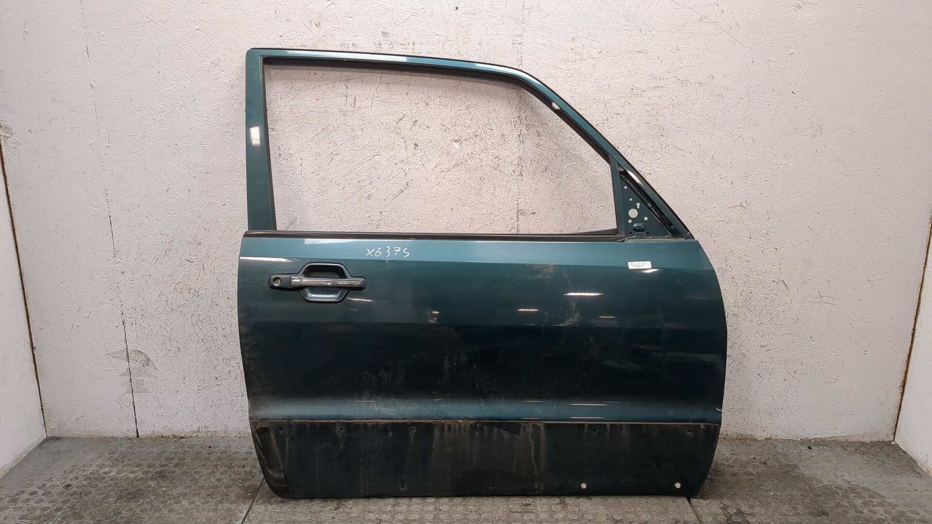 Дверь боковая (легковая) правая передняя Mitsubishi Pajero / Montero Б/У