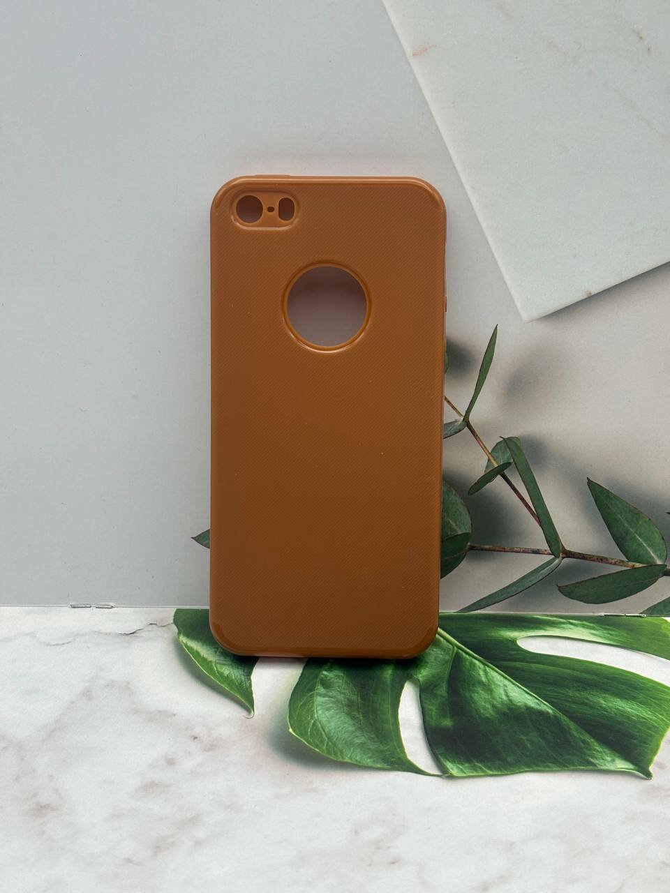 Силиконовый чехол на iPhone 5 защитный