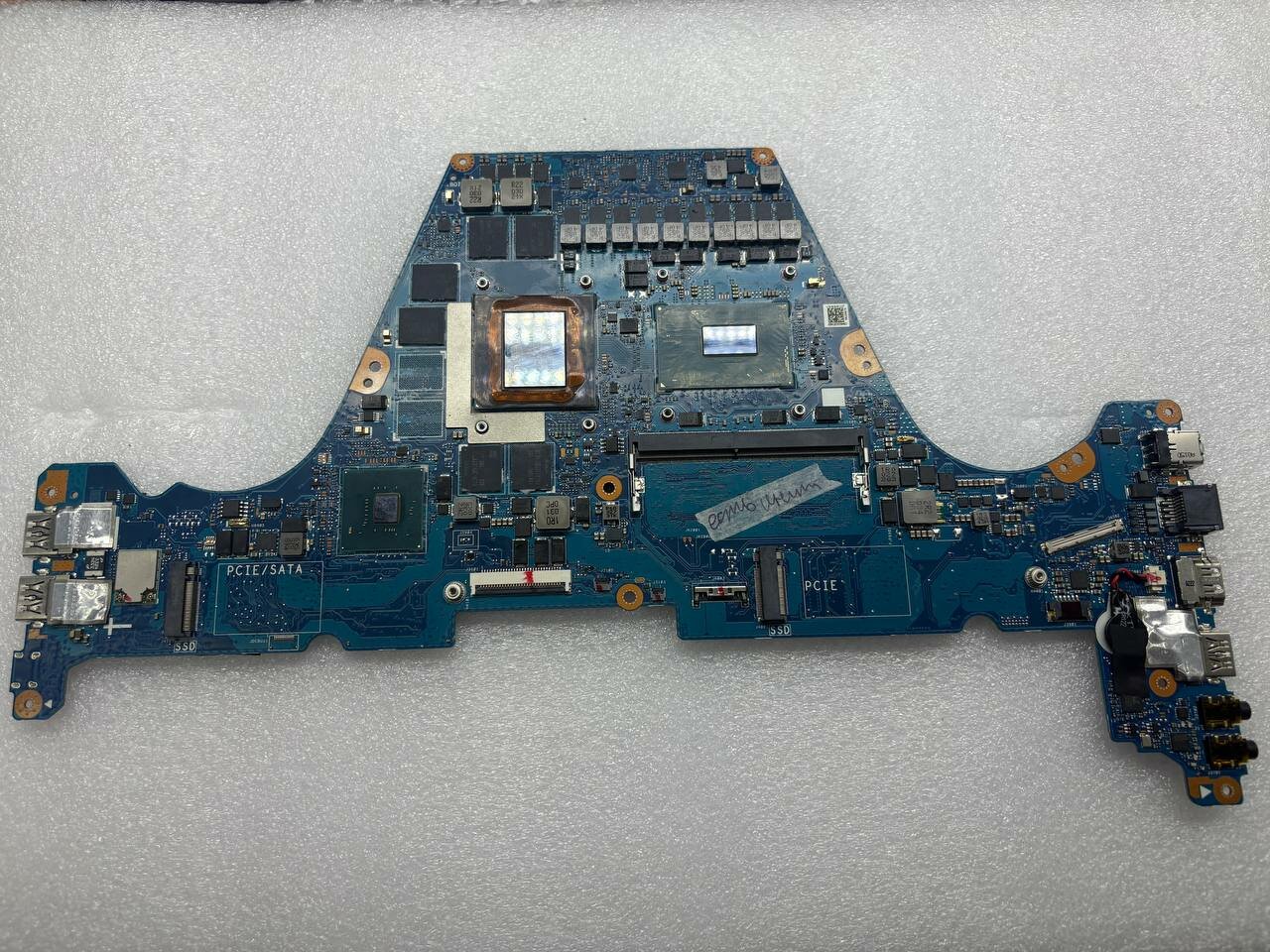 Материнская плата ASUS W500GVA i7-9750H, RTX2060 (039317)