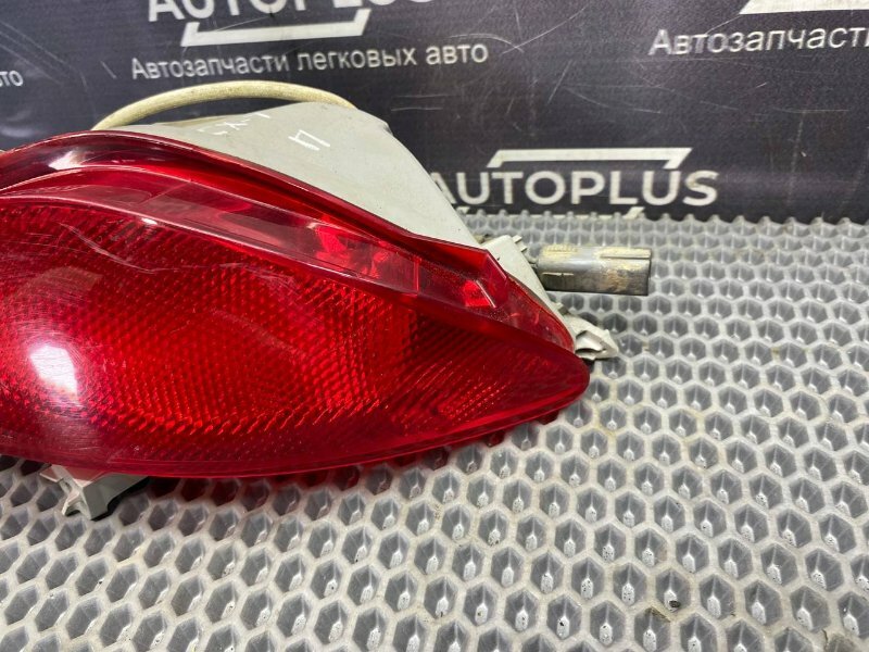 Фонарь в бампер Левый Задний Mazda CX7 2006-2009 (2.3 L3-VDT) Б/У с пробегом Арт. EH6651650 — фото 1