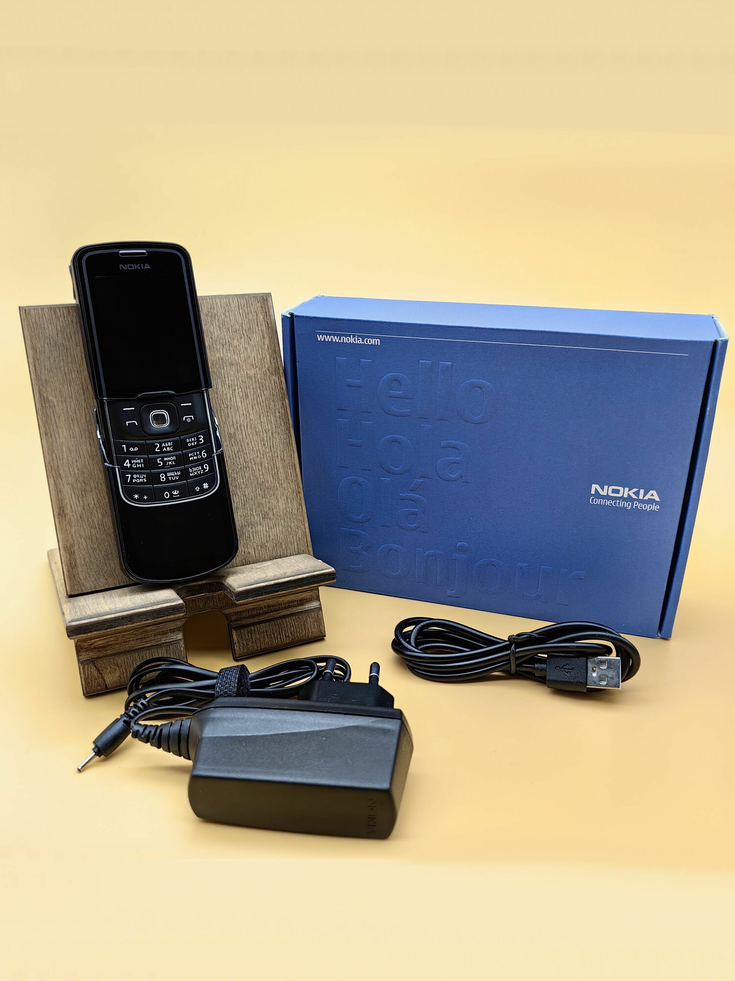 Мобильный кнопочный телефон слайдер Nokia 8600 Luna
