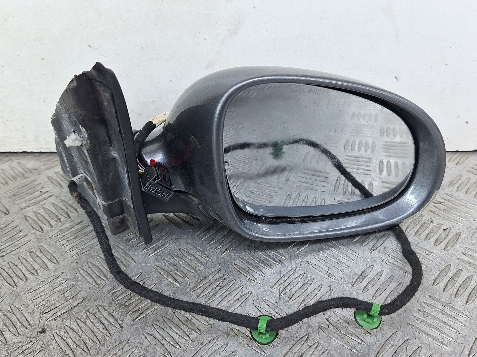 Зеркало наружное правое Volkswagen Golf 5 2007 1K18575020E