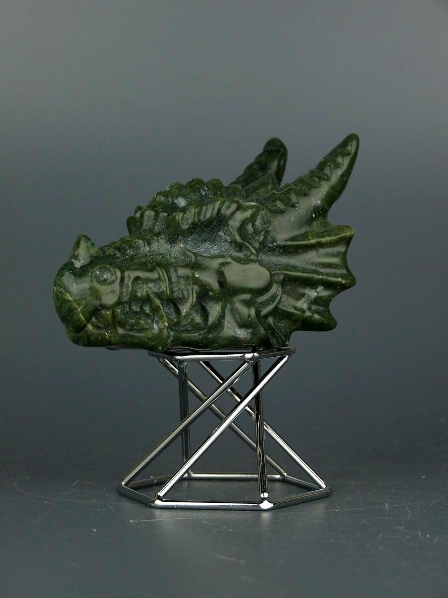 Голова Дракона Нефрит 10 см на подставке