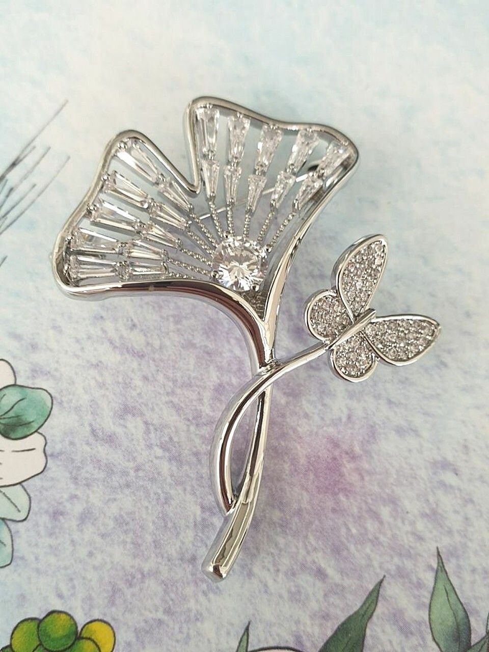 Брошь, фианит