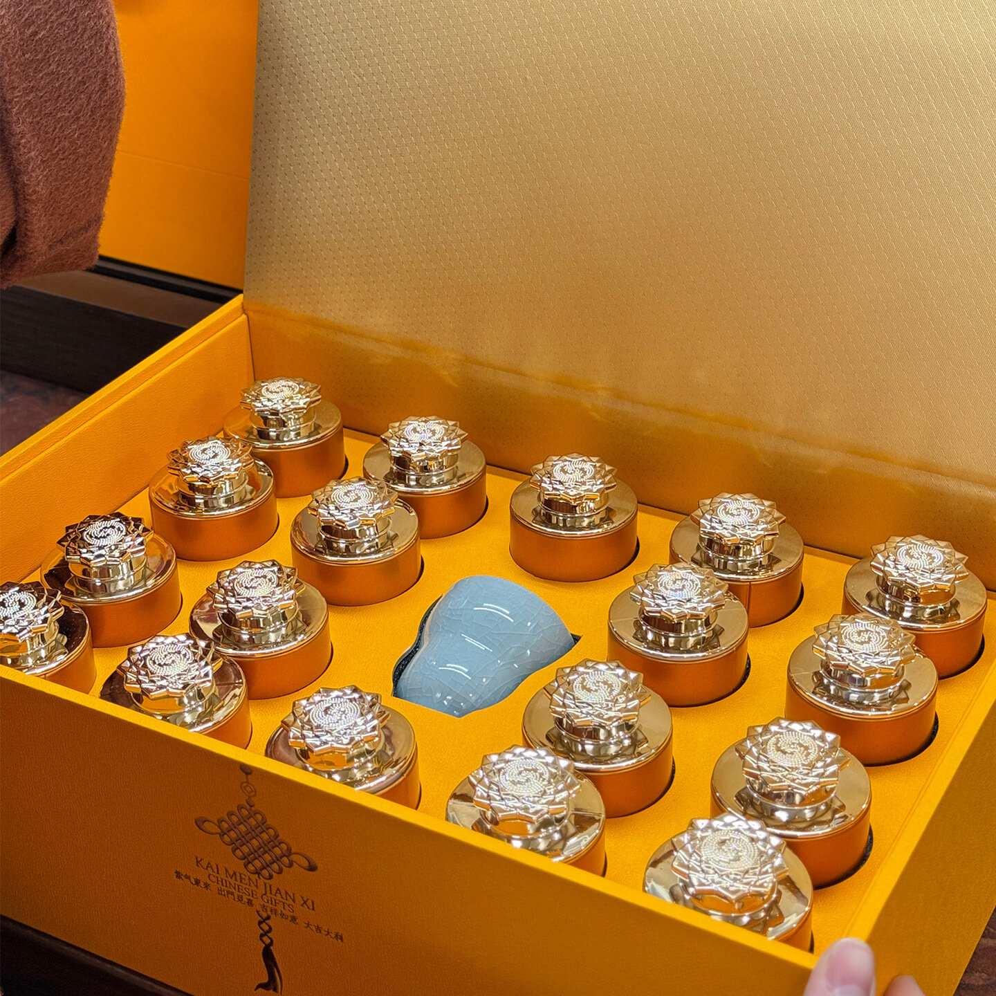 Новая китайская стильная высококачественная креативная упаковка для чая, подарочная коробка, упаковка черного чая, 18 маленьких банок, универсальный чайный подарок на полфунта