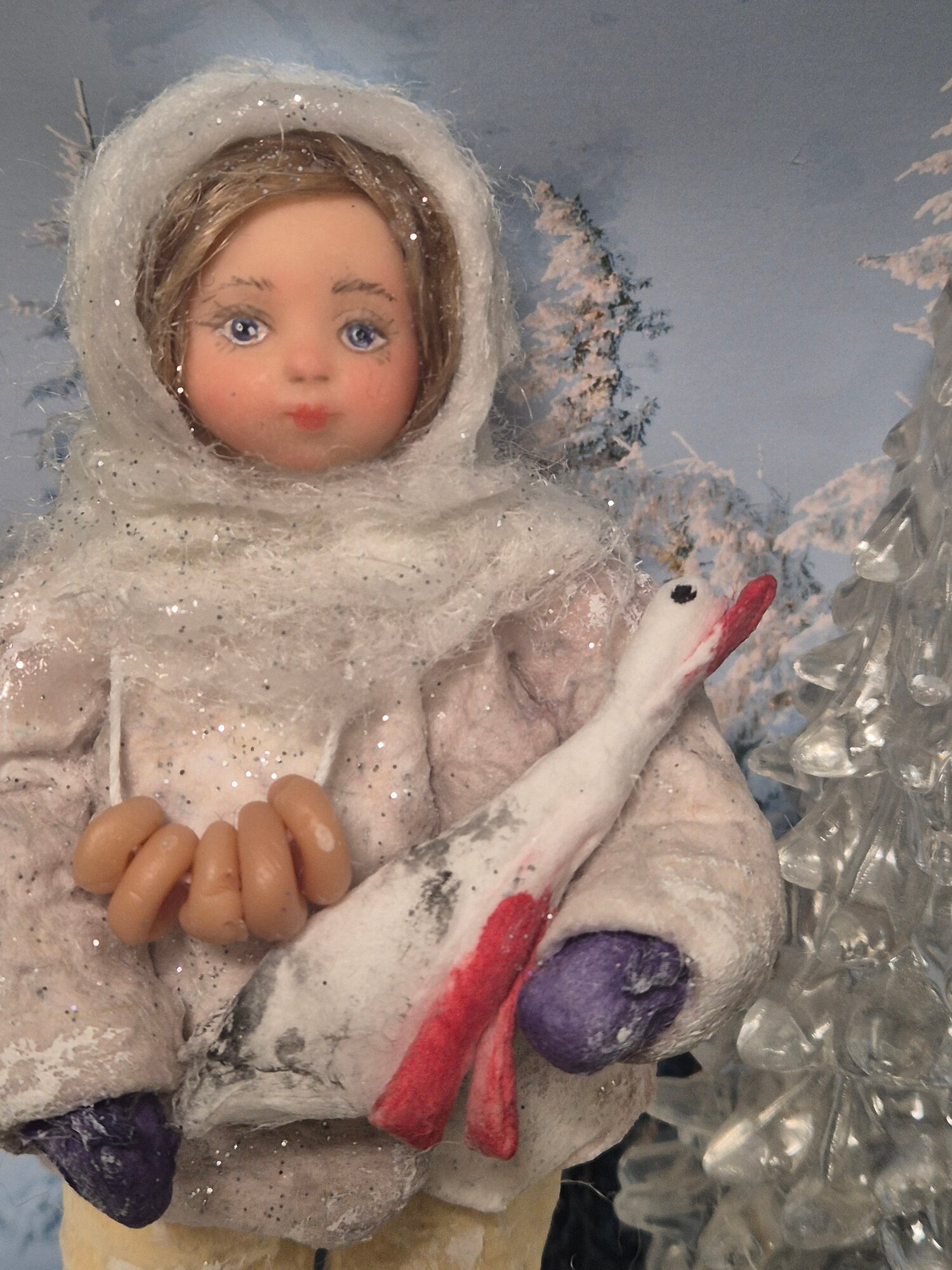 Ватная ёлочная игрушка Affavatta "девочка с гусем", ручная роспись, высота 12 см