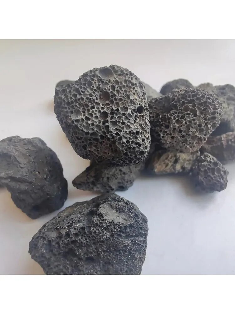 Черный качественный вулканический камень