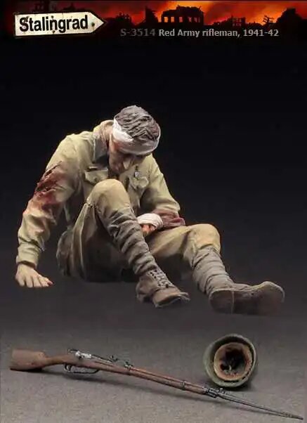Набор для сборки модели 1/35 "Раненые советские солдаты" — фото 1