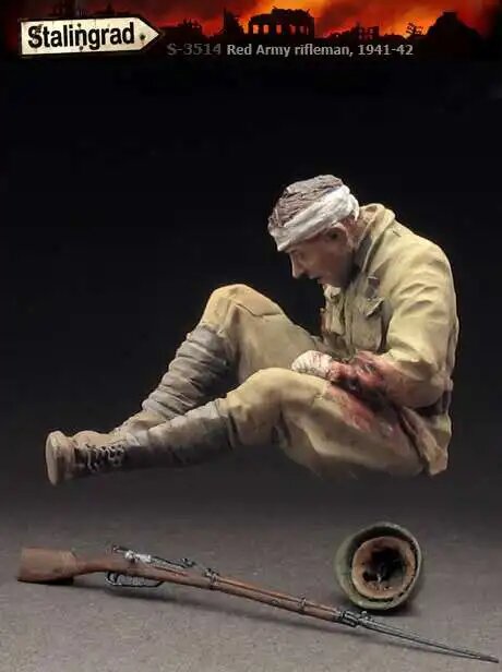 Набор для сборки модели 1/35 "Раненые советские солдаты" — фото 1