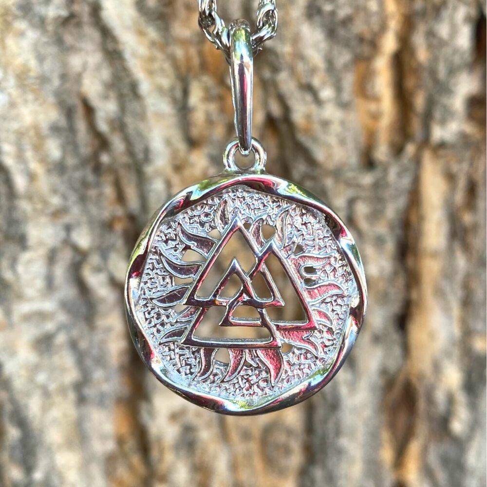 Серебряная подвеска " Валькнут " Славянский оберег серебряный