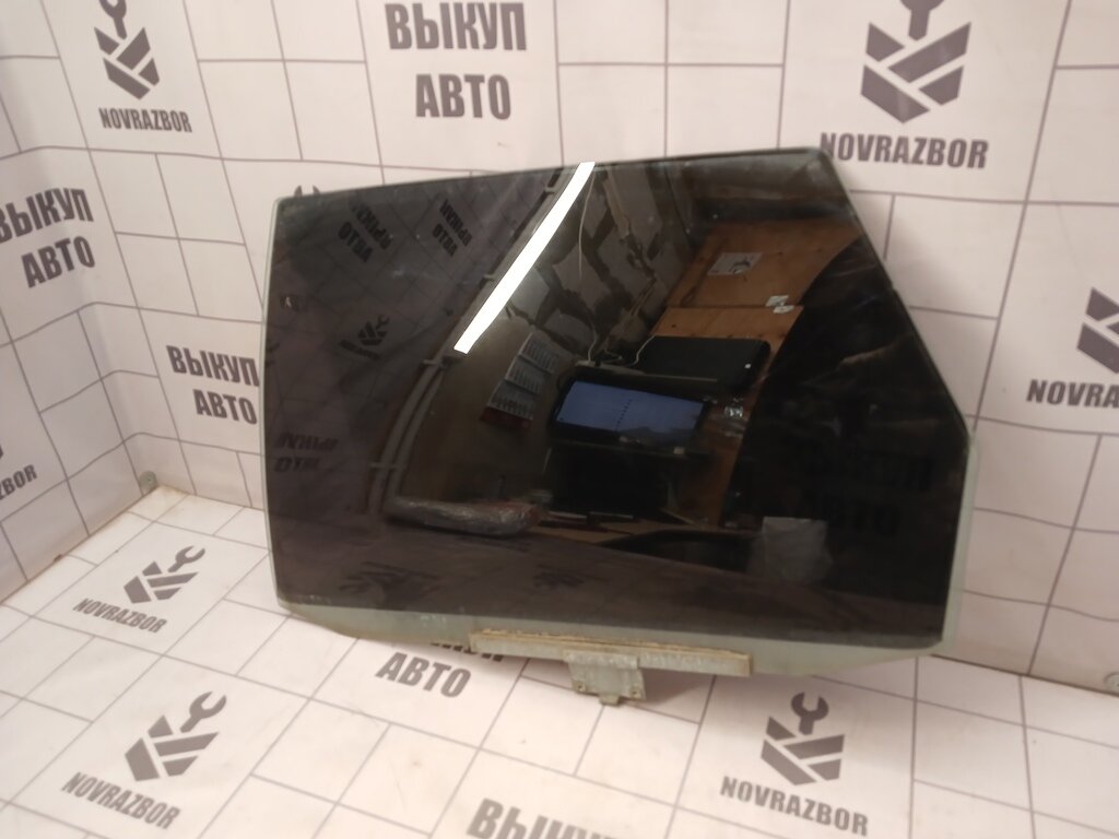 Стекло двери задней левой VW Passat B3 1988-1993