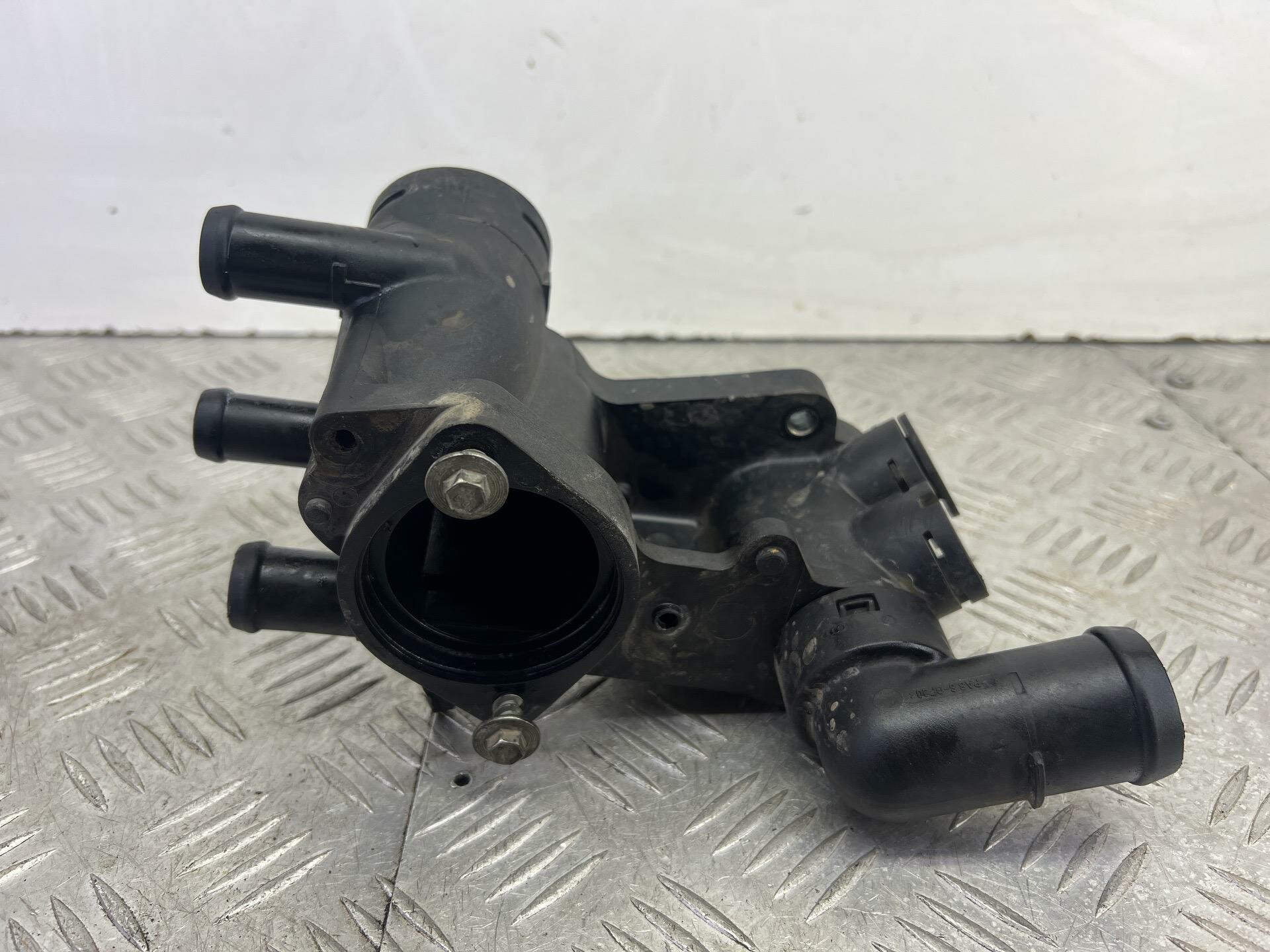 Корпус термостата Volkswagen Polo 4 (2001 - 2005) 032121111AP