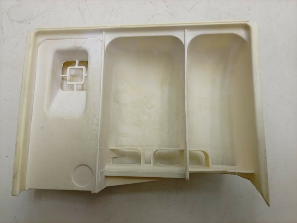 IWUE 4105 CIS кт28 Кювета для стиральной машины Ariston Indesit б/у