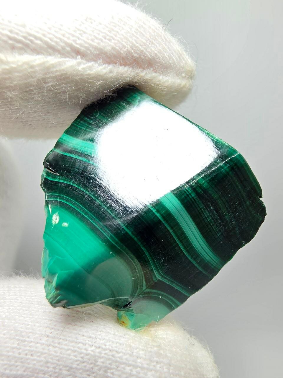 Малахит (полированный) 25 мм, 8 г.