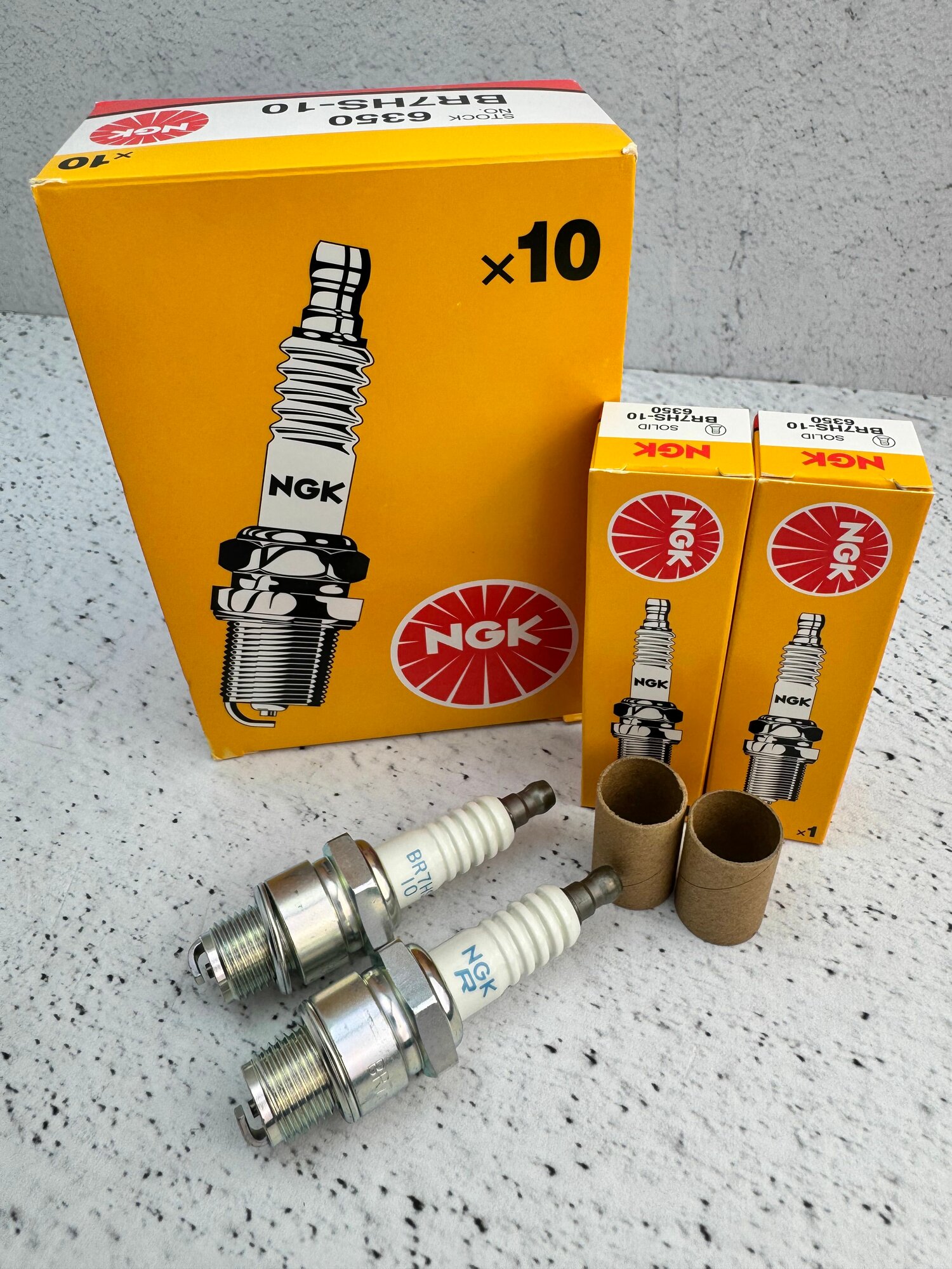 Свечи зажигания NGK 6350. BR7HS10. 2 штуки. Лодочные моторы , снегоуборочные машины / Снегоходы 1098/6350