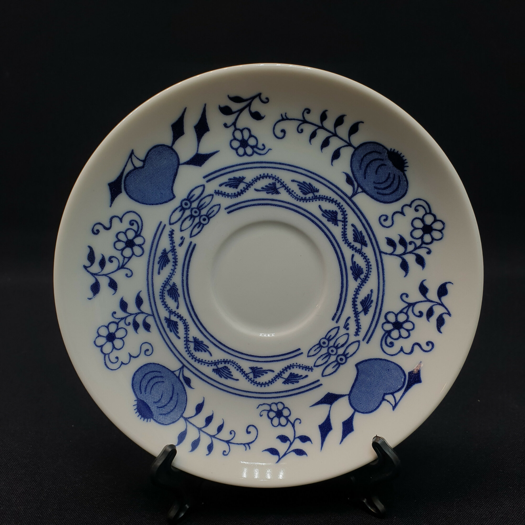 Винтаж СССР. Фарфоровое блюдце Bohemia Inglazed, Чехословакия, синие цветы и узор 15 см