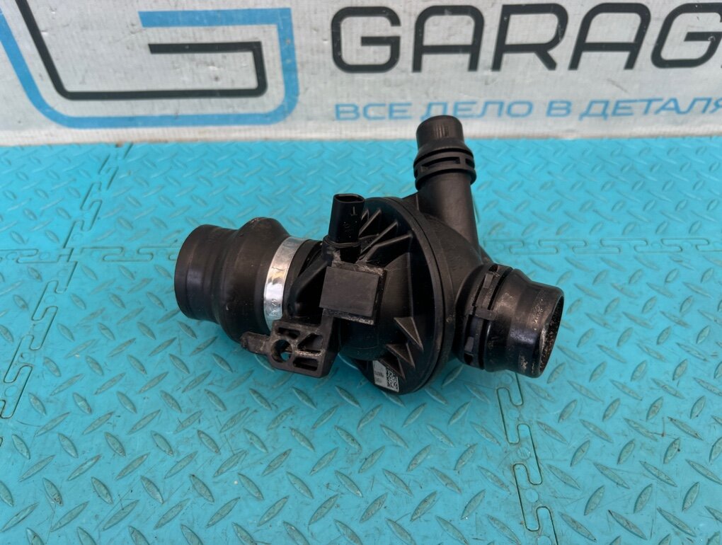 Термостат BMW 5-Series 2011 F10 N52B30A 3.0 OEM 11538671517