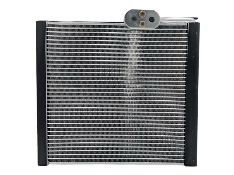 Испаритель кондиционера SAT ST-433-0014 Toyota Hilux Pick Up 15- / Fortuner 15-