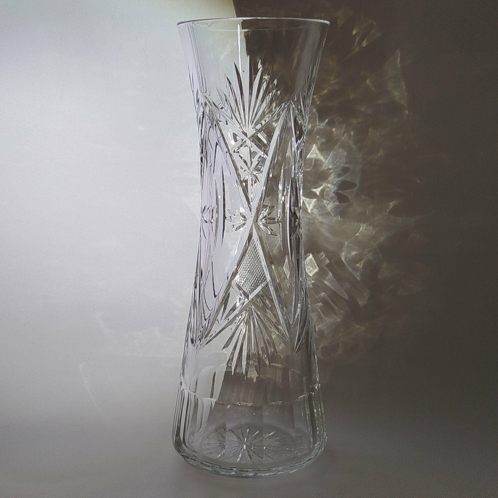 Ваза с рельефным декором, стекло, алмазная грань, СССР, 1970-1990 гг.