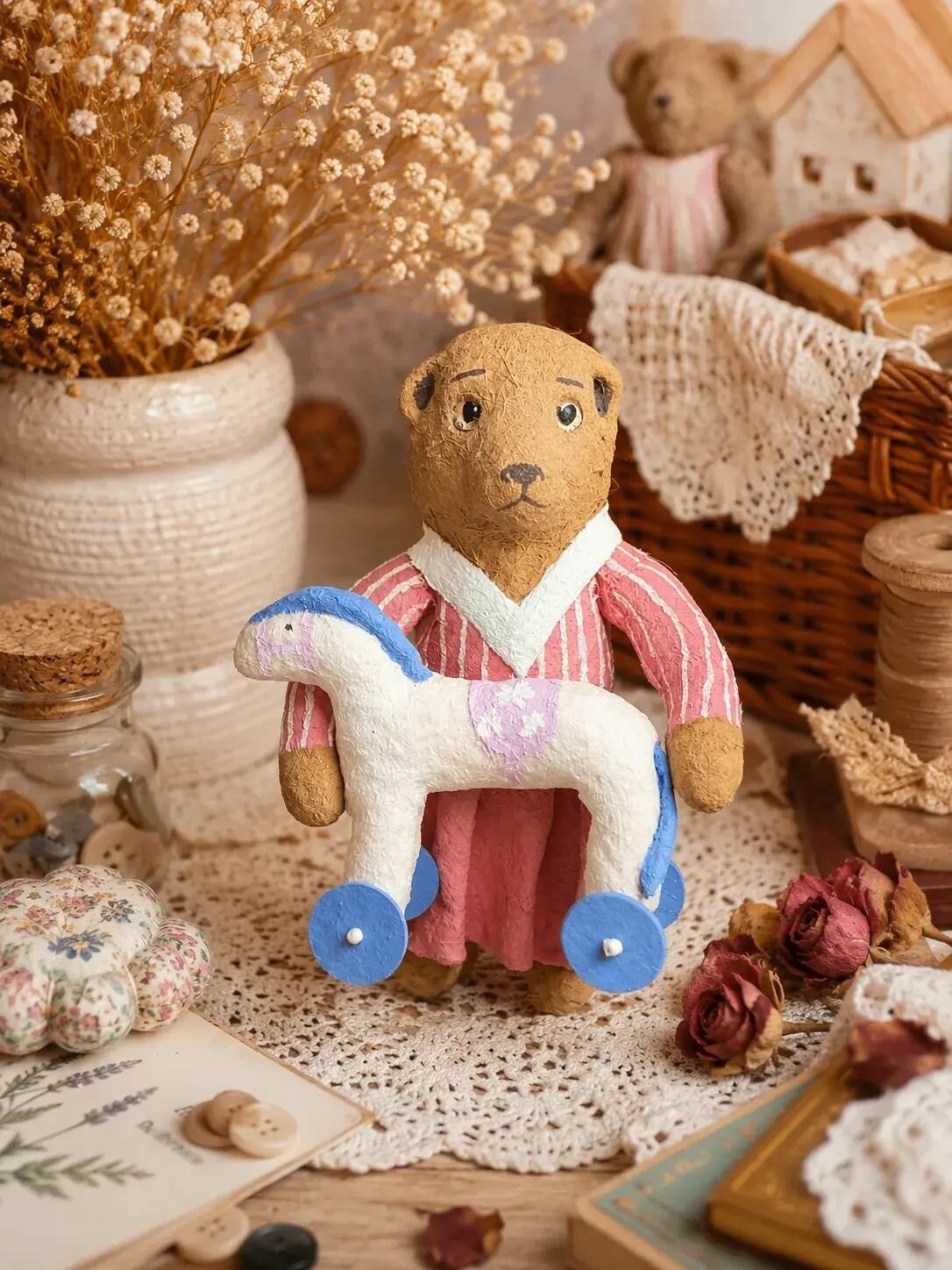 Елочная игрушка из ваты Мишка с лошадкой.