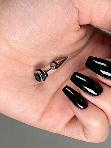 Моносерьга, славянский оберег, искусственный камень, фианит