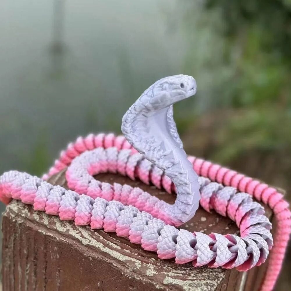 Игрушка-кобра, напечатанная на 3D-принтере