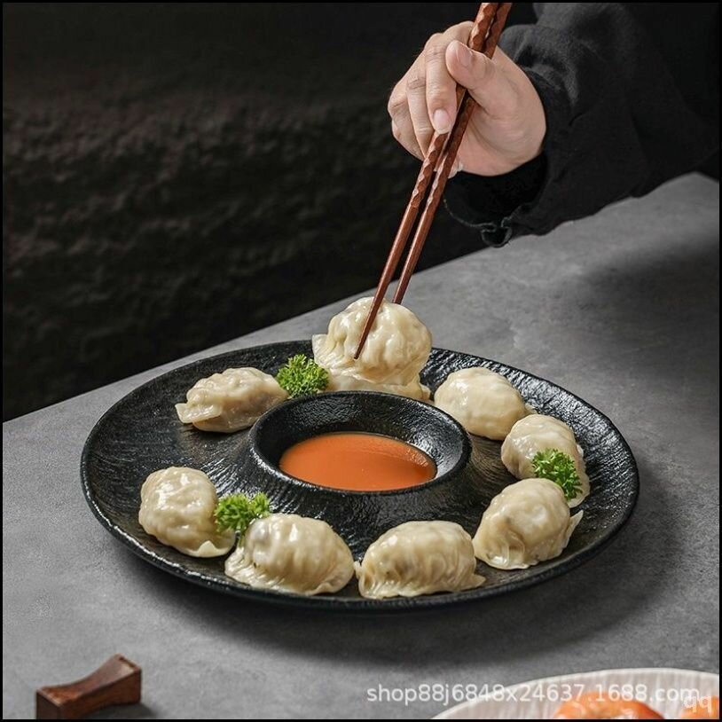 Сочная тарелка для пельменей с соусницей