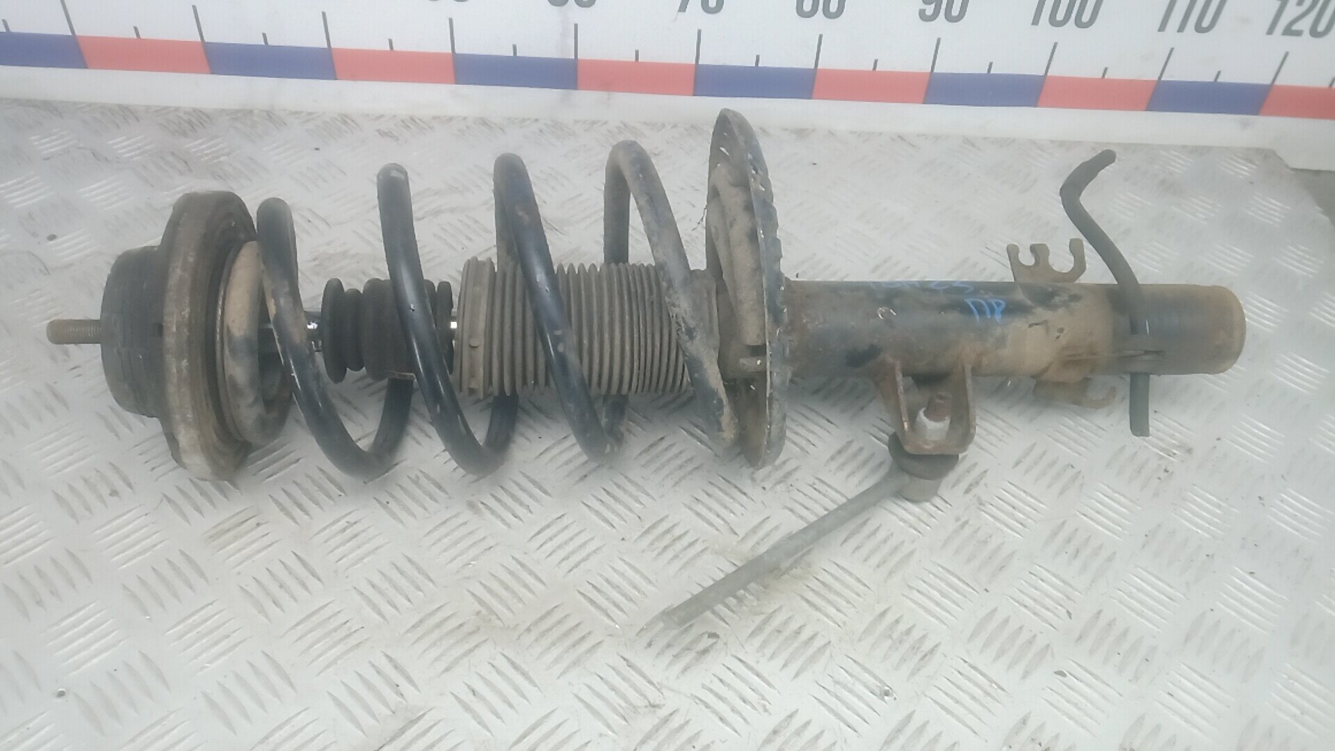 Стойка передняя правая VOLKSWAGEN TRANSPORTER T5