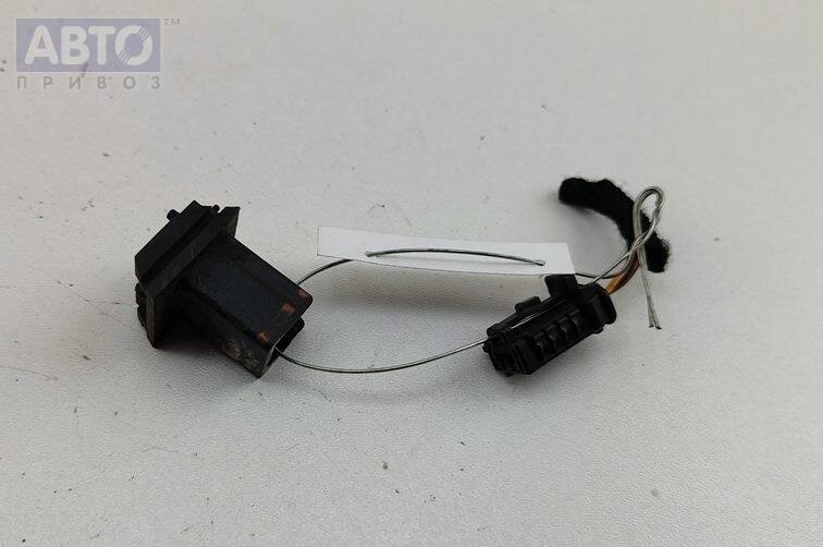 Кнопка открывания багажника Peugeot 307