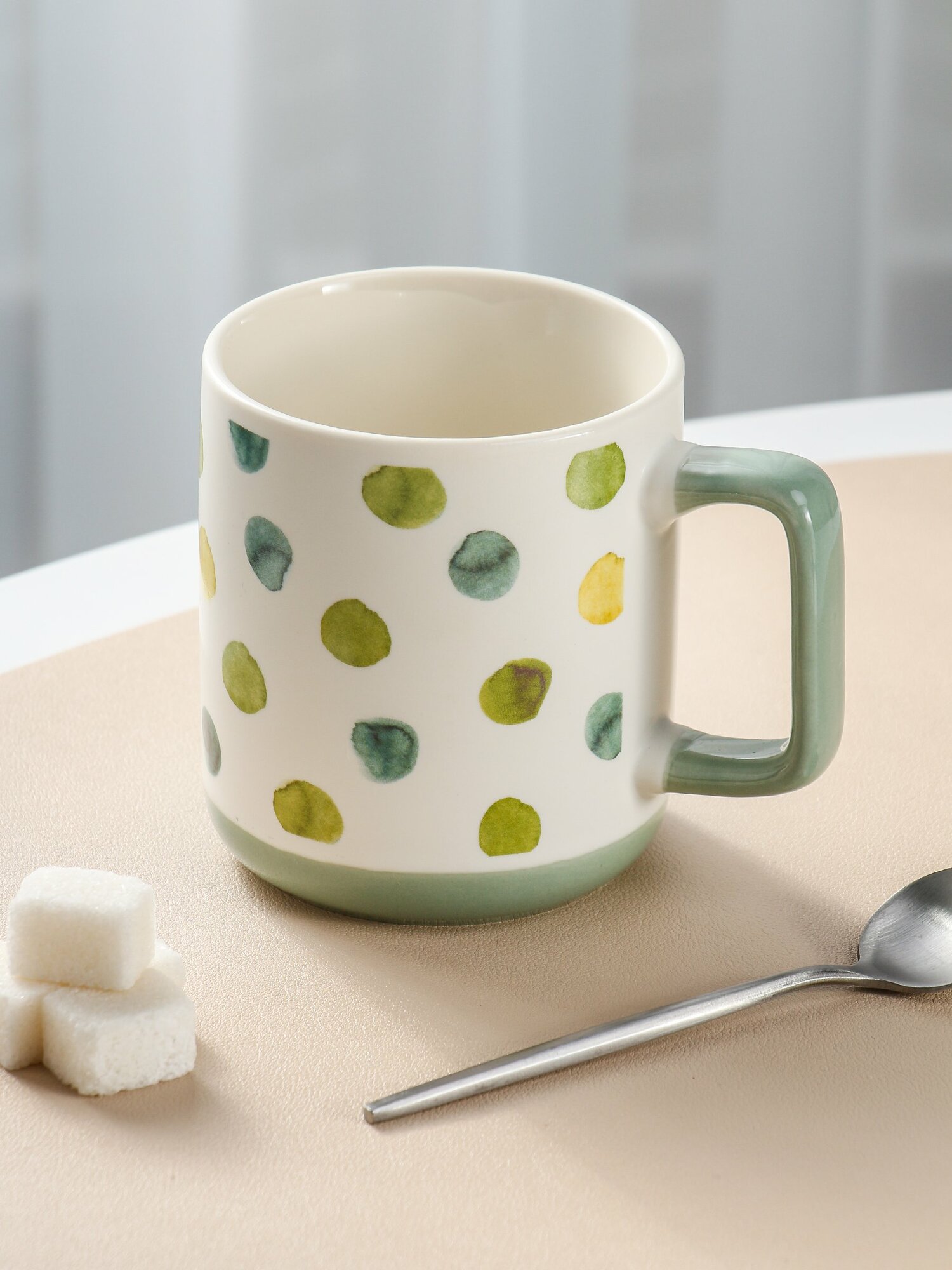 Кружка фарфоровая Millimi Грин лайф 370 мл, стильная посуда для чая и кофе в горошек, подарок на каждый день, 806-200