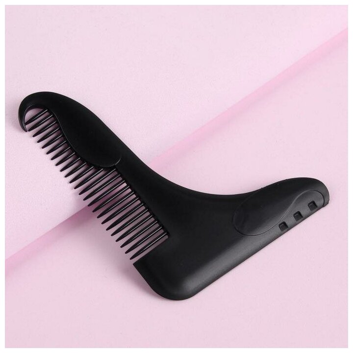 Расчёска-гребень для усов и бороды, 11,5 x 9,7 см, цвет чёрный