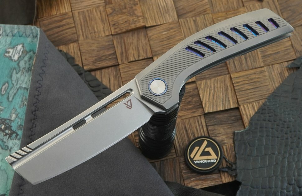 Складной нож Vanguard Knives Nakiri, сталь M390, SW, рукоять титан/тимаскус