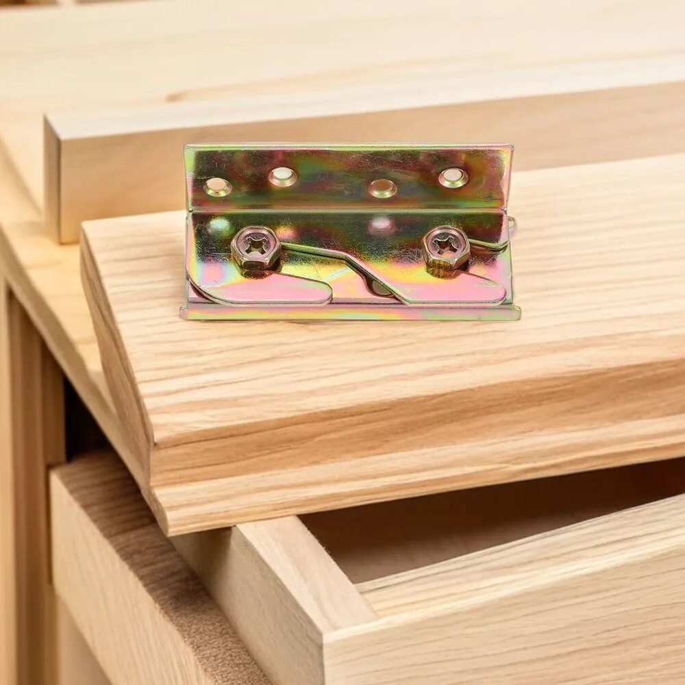 Стяжка мебельная ,8.86см